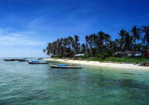 15 Most Strikingly Beautiful Beaches in Borneo - No Hurry To Get Home